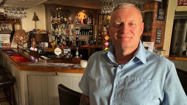 B4069 Lyneham Banks repair plans take step forward - BBC News