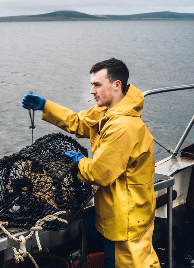 In pictures: The plight of the fishermen - BBC News