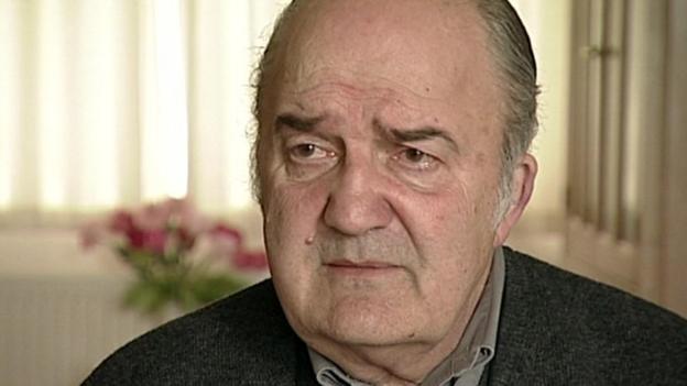 Falklands War 'true hero' Captain Rick Jolly dies - BBC News