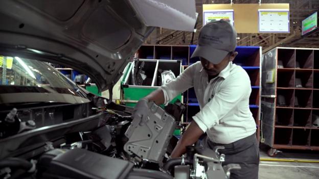 Transforming lives in India's manufacturing hubs - BBC News