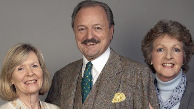 Angela Thorne: To the Manor Born actress dies aged 84 - BBC News