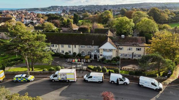 Swanage care home: Carbon monoxide probe after three deaths - BBC News