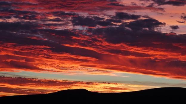 Your pictures of sunset over Scotland - BBC News