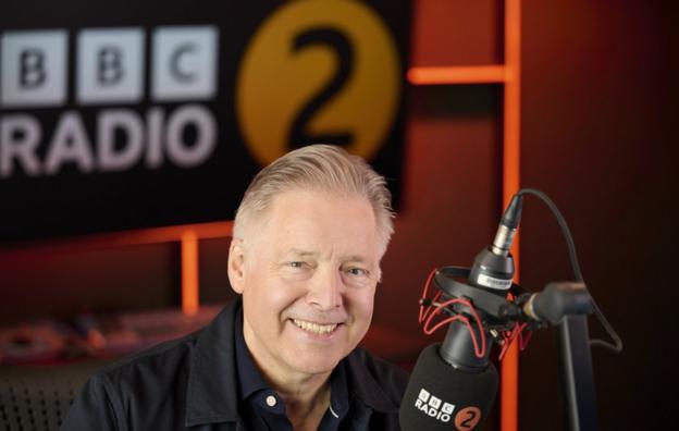 Mark Goodier to replace Steve Wright on Radio 2's Pick Of The Pops - BBC News