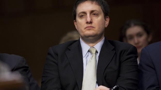 WikiLeaks email hack shows Clinton aides infighting - BBC News