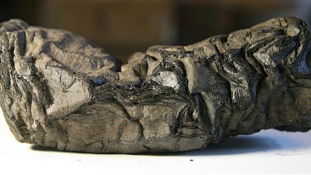 Pompeii: Breathtaking new paintings found at ancient city - BBC News