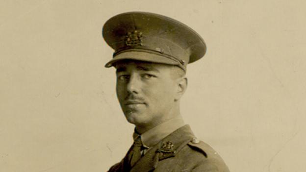 How a hospital meeting inspired Wilfred Owen's WWI poetry - BBC News