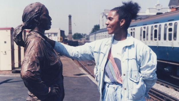 First black history statues return to Brixton - BBC News