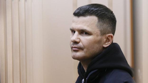 Russian airport owner detained over alleged security lapse - BBC News