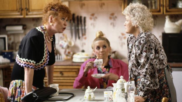 Eileen Pollock: TV sitcom Bread's Lilo Lil actress dies at 73 - BBC News