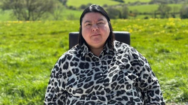 Summerland fire inquest could 'heal wounds but open others' - BBC News