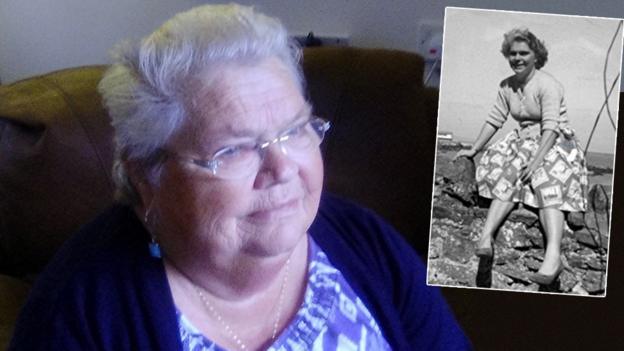 Credit card sexism: The woman who couldn't buy a moped - BBC News