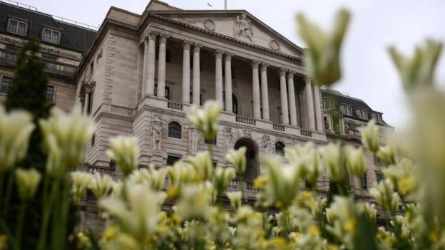 What is quantitative easing and how will it affect you? - BBC News
