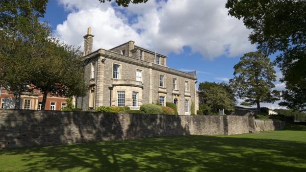 Colston School to be renamed Collegiate School, Bristol - BBC News