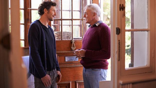 Empty nest syndrome: The unexpected grief - BBC News