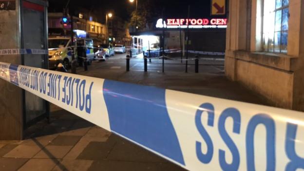 Hackney stabbing: Teenage boy killed - BBC News