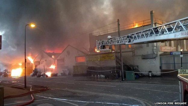 Perivale fire tackled by 120 firefighters - BBC News