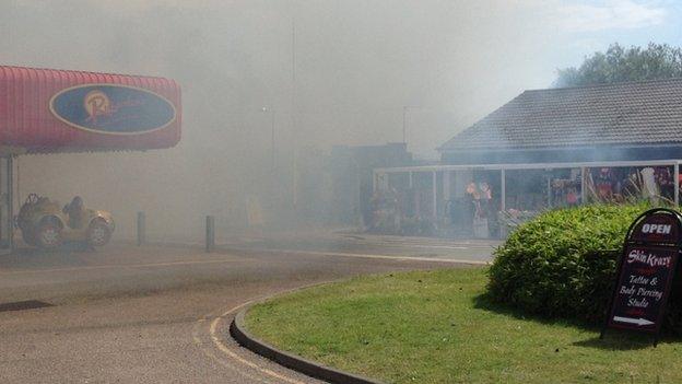 Hemsby chip shop fire rages on seafront - BBC News