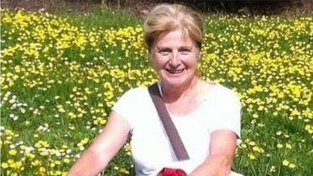 'Reckless slapping therapist Hongchi Xiao cut mum's life short' - BBC News
