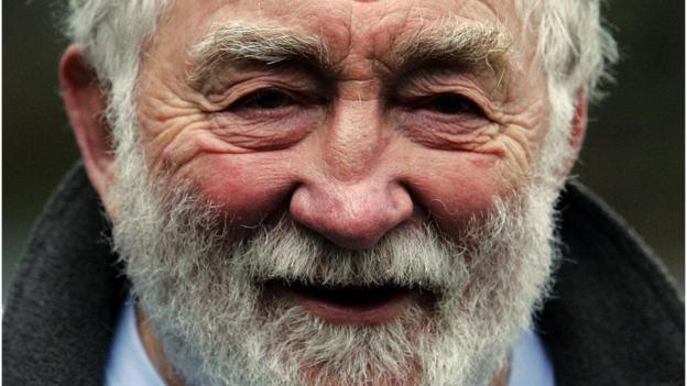 Naturalist and presenter David Bellamy dies at 86 - BBC News
