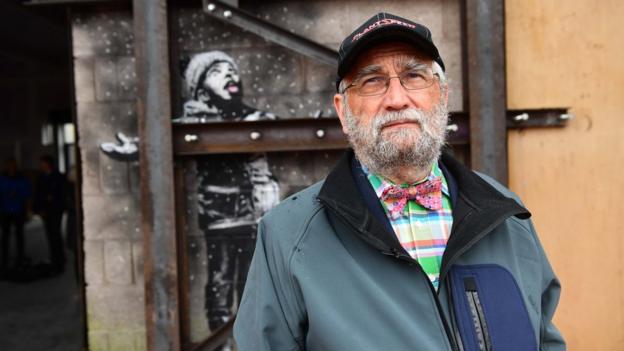Port Talbot Banksy mural: Artwork arrives at new home - BBC News