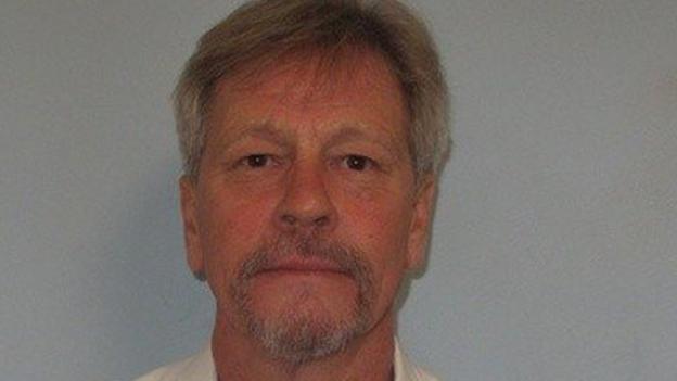 Crime boss Terry Adams pays £50,000 to avoid jail - BBC News