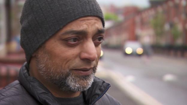Oldham riots: 'Long way to go' in healing racial tensions - BBC News