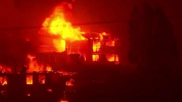 Chile forest fires: More than 100 dead in Valparaíso region - BBC News