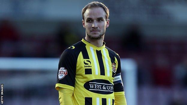 Scott Doe: Boreham Wood sign ex-Dagenham defender - BBC Sport