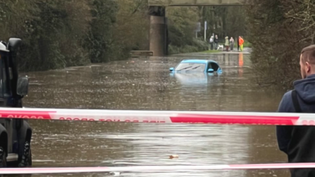 Storm Henk batters UK leading to power outages, travel disruption and ...