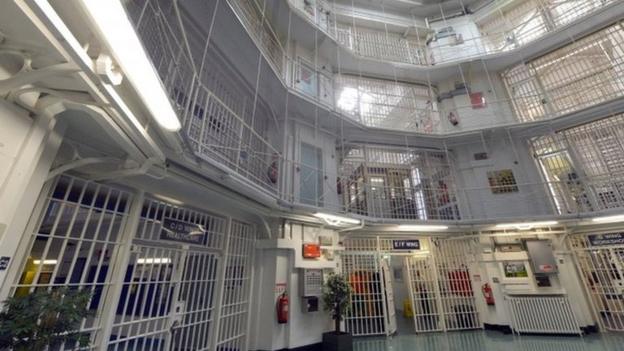 High-profile UK prison escapes - BBC News