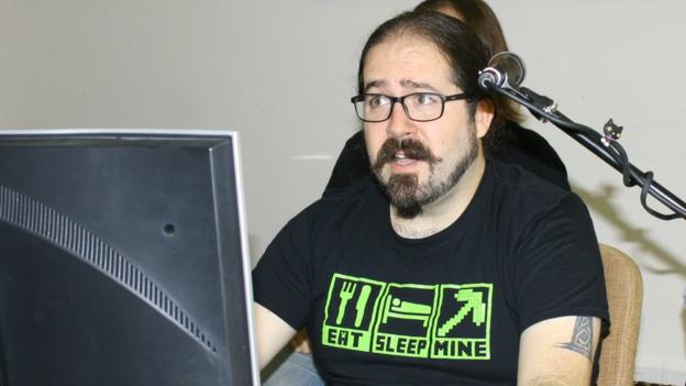 Minecraft player's 35-hour gaming marathon - BBC News