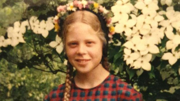 Bruderhof: My dark past growing up in a rural English commune - BBC News