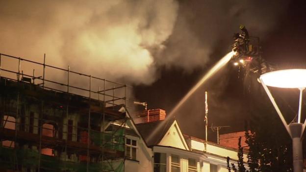 Exeter fire wrecks 'oldest hotel in England' - BBC News