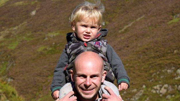 Body found in missing kayaker Dominic Jackson search - BBC News