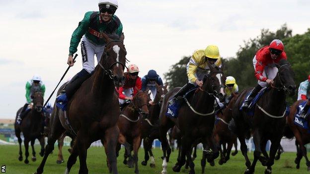Newmarket: Favourite Limato wins July Cup - BBC Sport