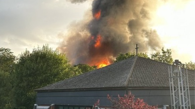 Baldock fire: Business premises lost in industrial estate blaze - BBC News