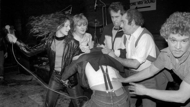 A time when gigs were violent - BBC News