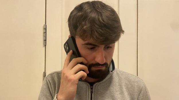 HMRC slammed as phone line waits get even longer - BBC News