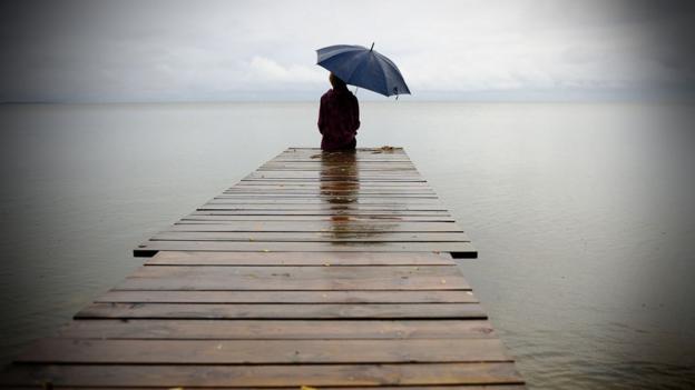 How being alone may be the key to rest - BBC News