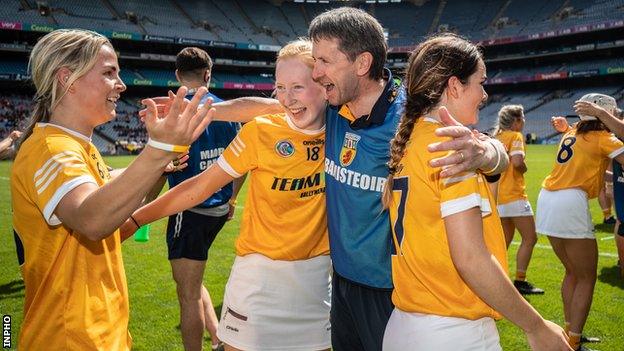 Camogie All-Stars: Saffrons pair Kearney and McFadden nominated for ...