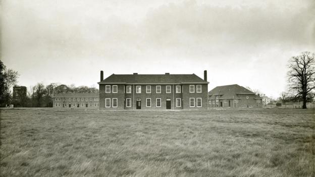 Aston Hall: Dr Kenneth Milner 'would have been quizzed' for rape - BBC News