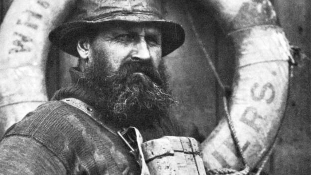 RNLI celebrates 200 years of 'saving lives at sea' - BBC News