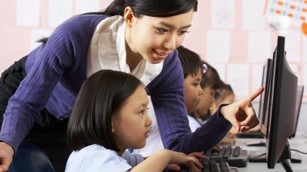 School technology struggles to make an impact - BBC News