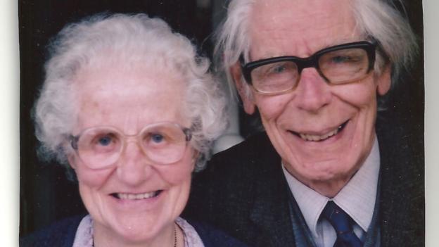 Thomas the Tank Engine author was 'powerful presence' - BBC News