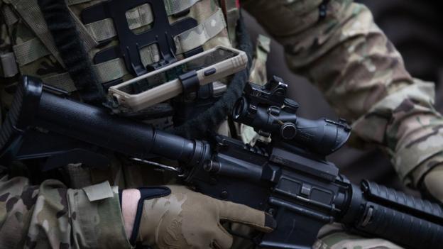 Defence review: British army to be cut to 72,500 troops by 2025 - BBC News