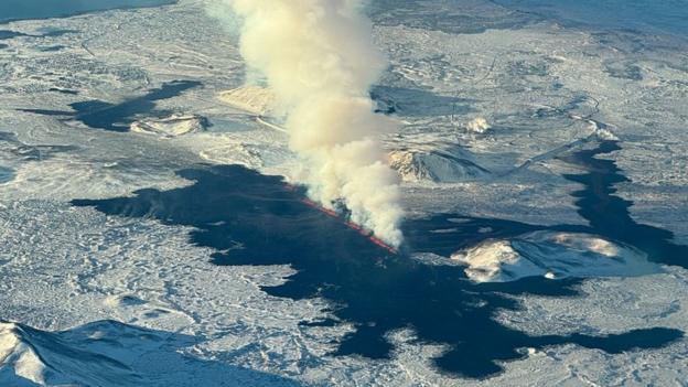 State of emergency declared in Iceland after volcanic eruption - BBC News