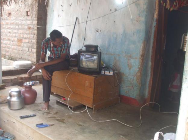 How India's 'smart villages' are centralising solar power - BBC News