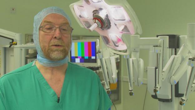 The NHS robots performing major surgery - BBC News