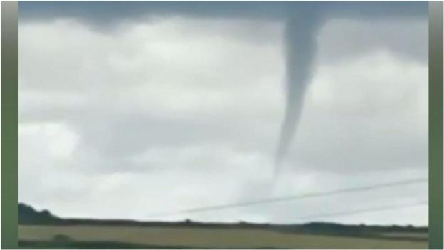 Funnel clouds: Five captured on camera over Wicklow Harbour - BBC News